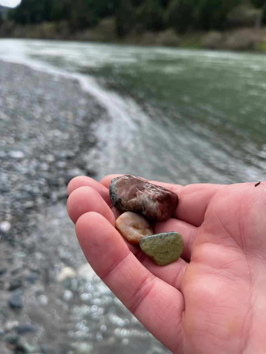 Agate Beaches in Oregon: Rockhound with Kids - Dinkum Tribe