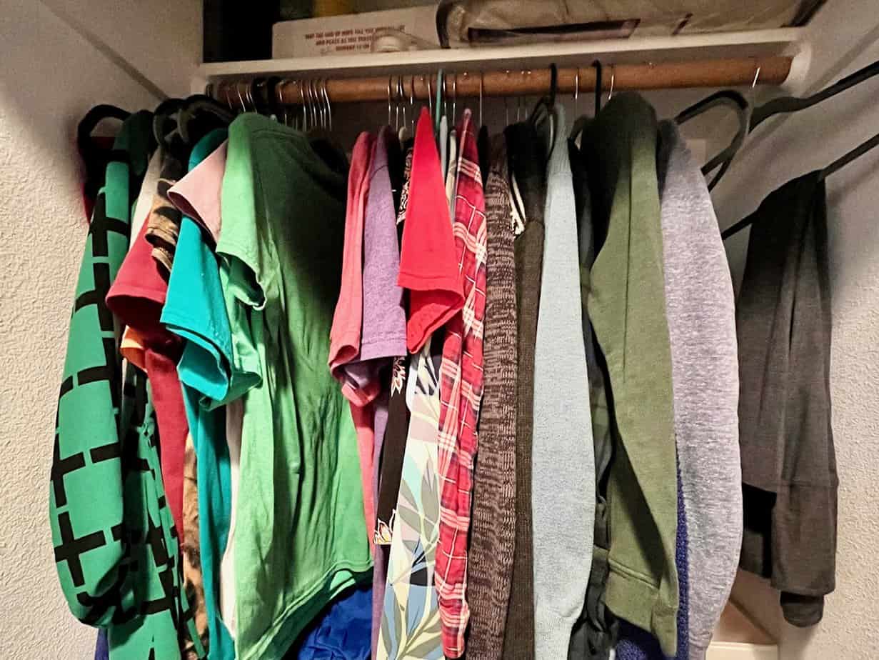 13+ Calming ADHD Bedroom Ideas: Kids & Teens - Dinkum Tribe