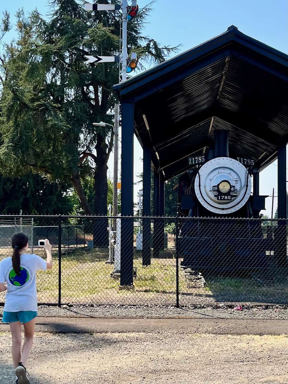 Guide: Things to Do with Kids in Woodburn Oregon - Dinkum Tribe
