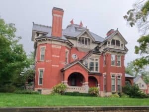 Haunted Houses in Atchison, Kansas: Guide to Ghosts - Dinkum Tribe