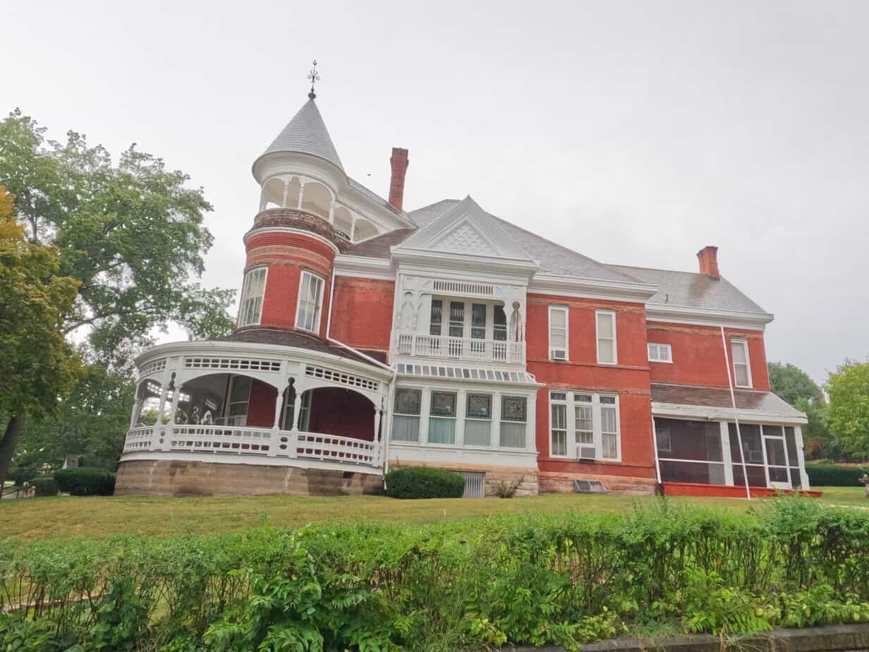 Haunted Houses in Atchison, Kansas: Guide to Ghosts - Dinkum Tribe