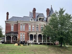 Haunted Houses in Atchison, Kansas: Guide to Ghosts - Dinkum Tribe